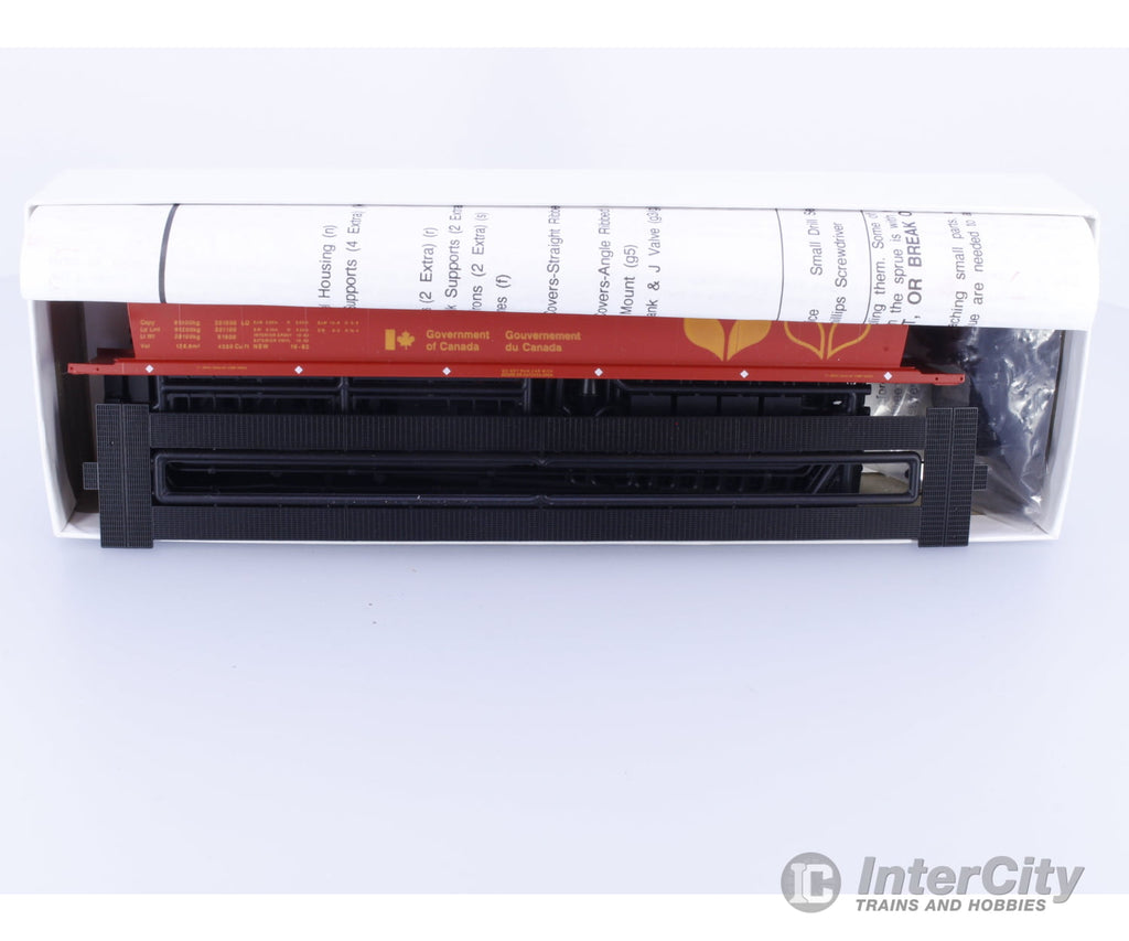 InterMountain 40102-31 HO 4 Bay Cylindrical Grain Hopper Kit Canadian